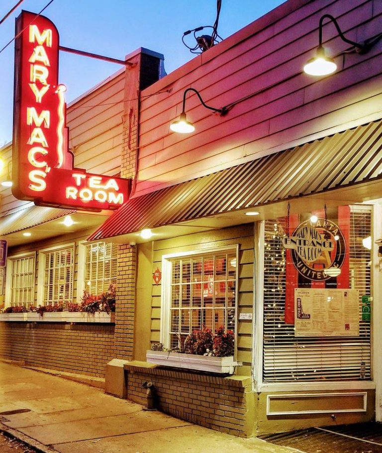 10 Georgia Meat-And-Three Spots Where The Veggies Run The Whole Plate