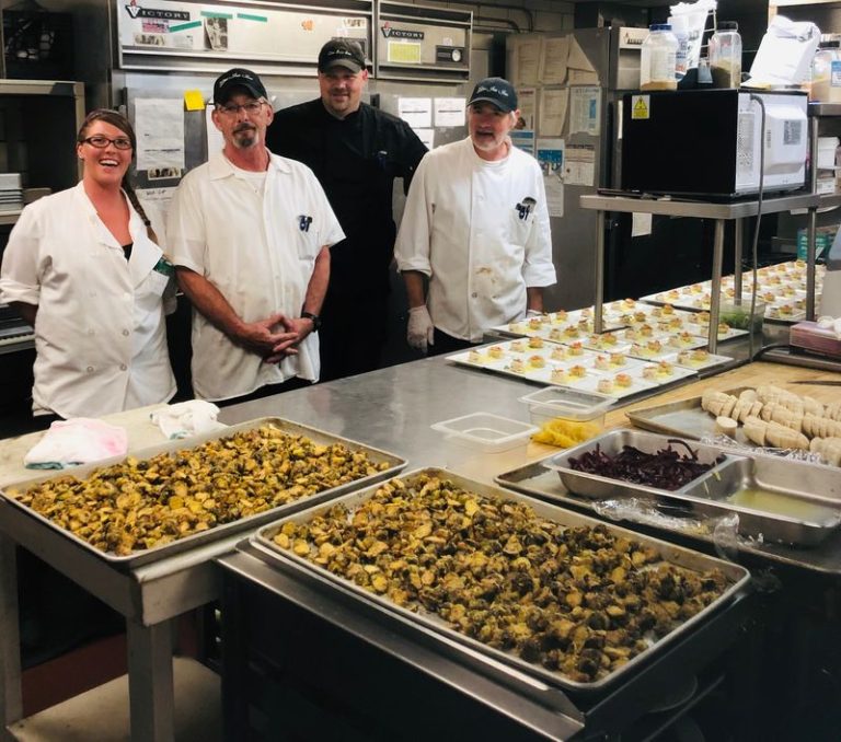 10 New York State Parks With Food Spots So Delicious You'll Stay Longer