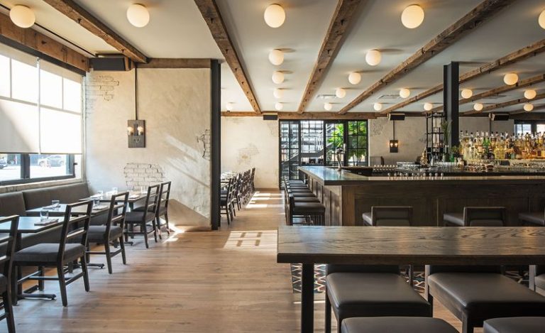11 Illinois Restaurants Perfect For A Warm April Evening