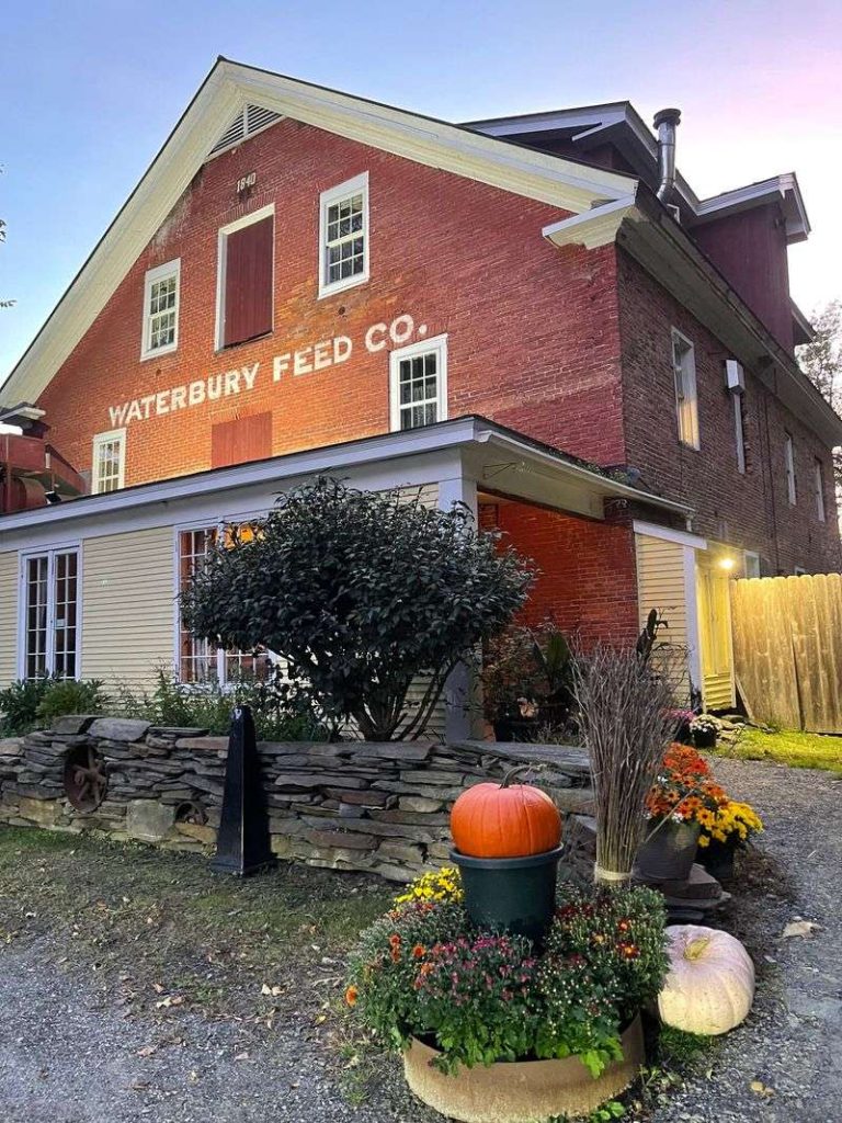 11 Vermont Country Restaurants Locals Quietly Hope Never Get Too Famous