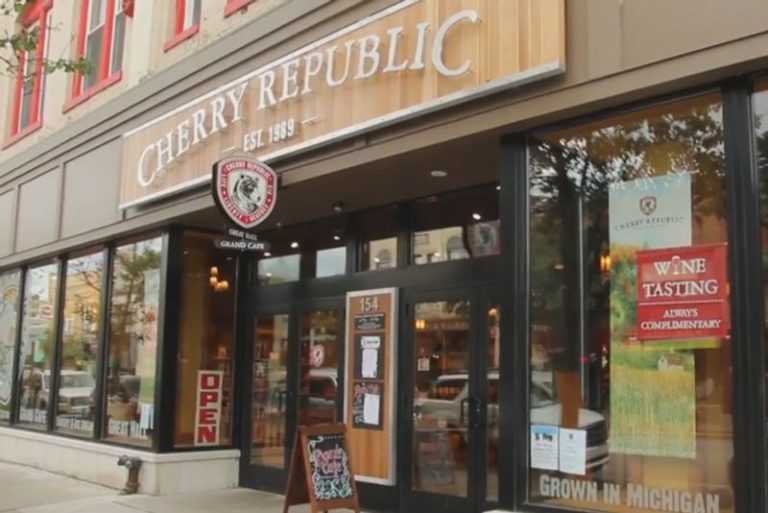 12 Michigan Food Stops Serving Road Trip Snacks Worth The Detour In 2026