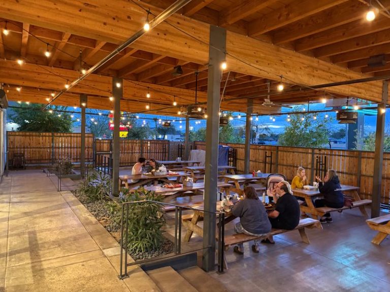 13 Arizona BBQ Joints With Tables So Hard To Get, Locals Say It's Worth ...
