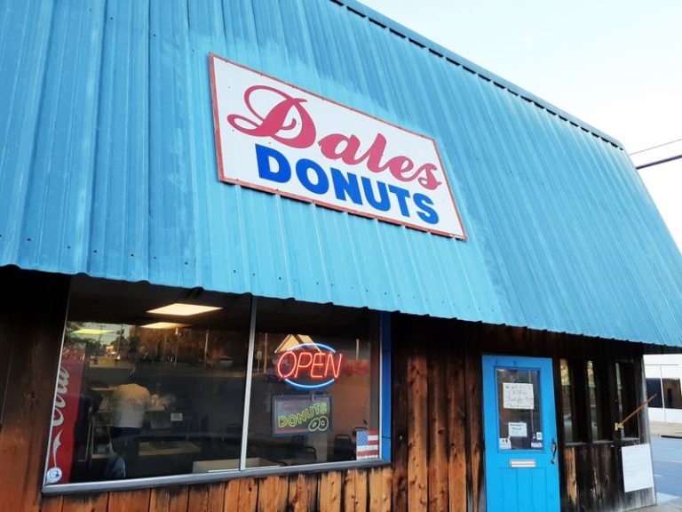 13 Arkansas Donut Shops That Locals Can't Resist Even Early In The Morning