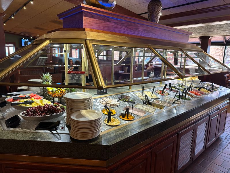 14 Chains Arizonans Loved In The '90s That Have Faded Away