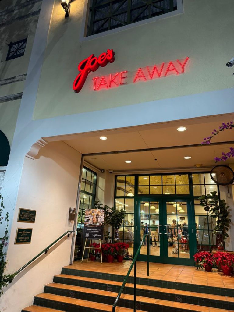 14 Florida Restaurants With Menus So Good People Forget The Wait