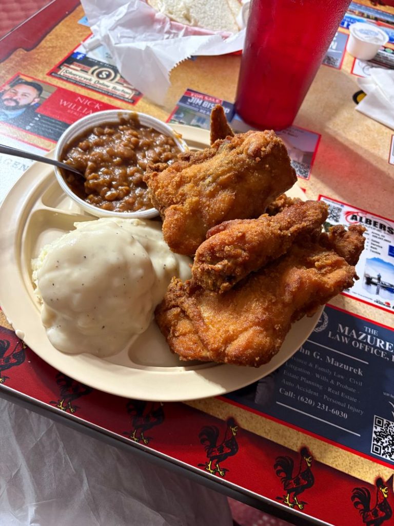 14 Kansas Fried Chicken Joints Locals Quietly Guard Because They Taste ...