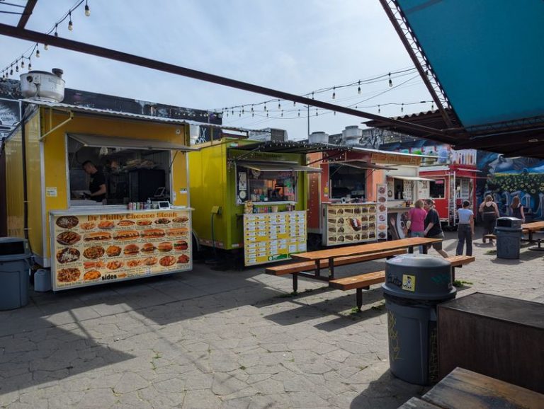 14 Oregon Food Carts Locals Rely On More Than Table Service