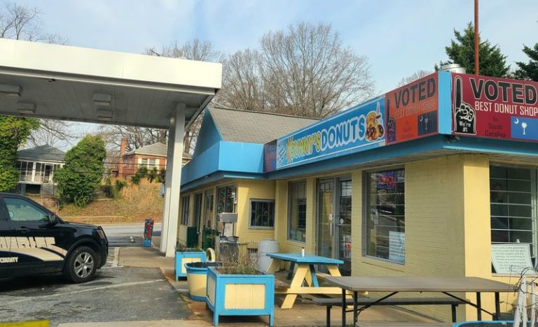 14 South Carolina Donut Shops That Locals Say Are Worth Every Sticky Finger