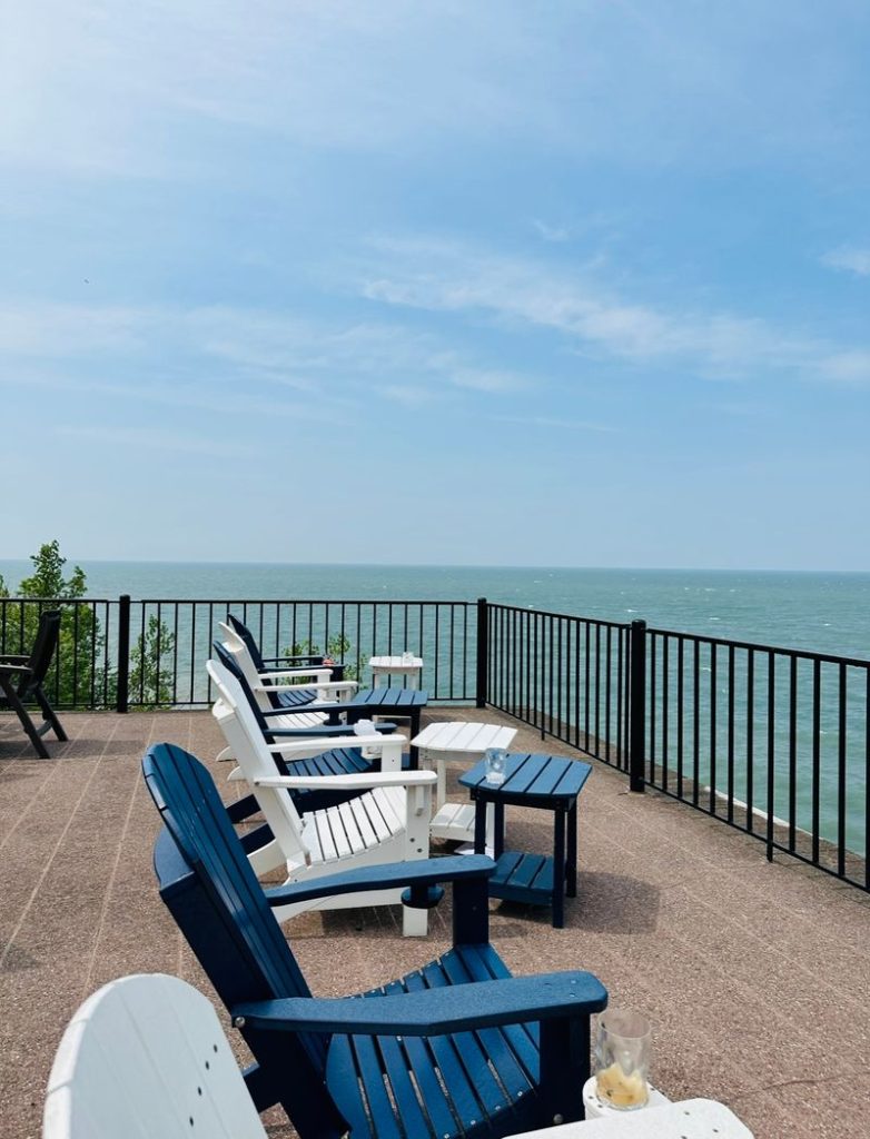 16 Ohio Restaurants With Outdoor Seating That Turn Dinner Into An Event