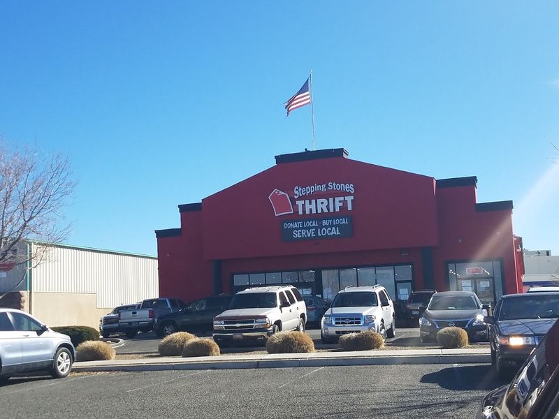 The Gigantic Thrift Store In Arizona Is Basically A Treasure Hunt With ...