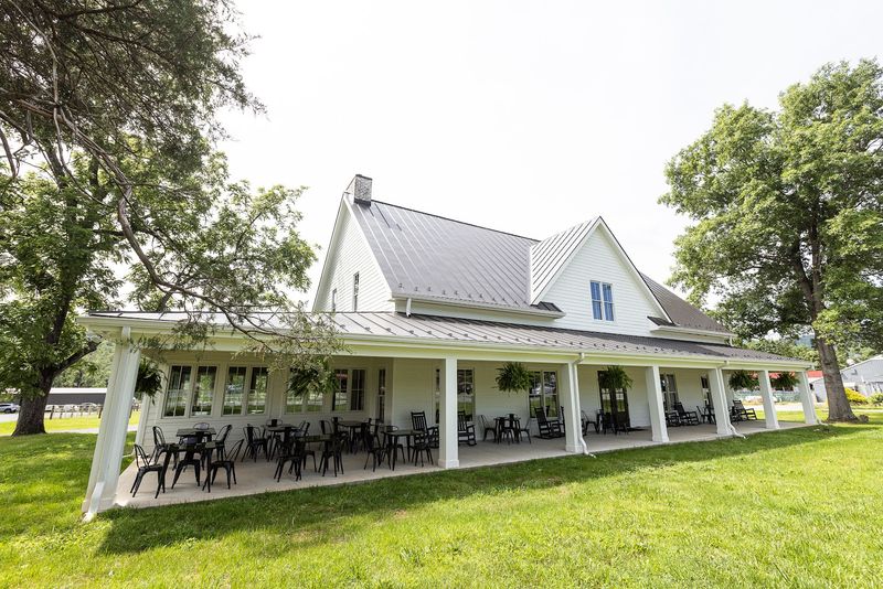 This Virginia Mountain Farmhouse Serves Sunday Brunch With Blue Ridge ...
