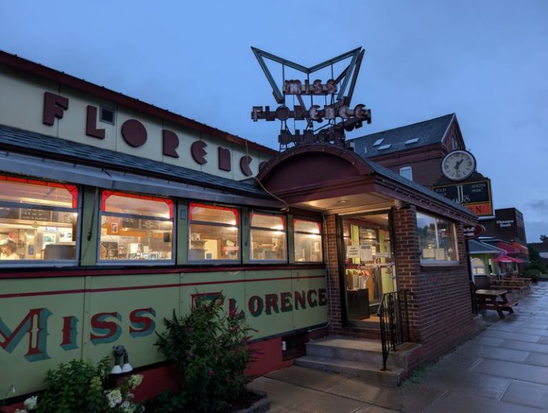 I Drove Massachusetts Backroads For 11 Mom-And-Pop Diners (And 5 Took ...