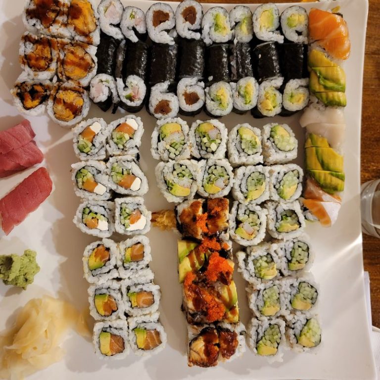 12 Massachusetts All-You-Can-Eat Buffets Where New England Favorites ...