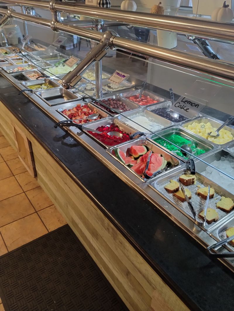 Illinois Locals Say These Buffets Still Serve Like It's The '80s