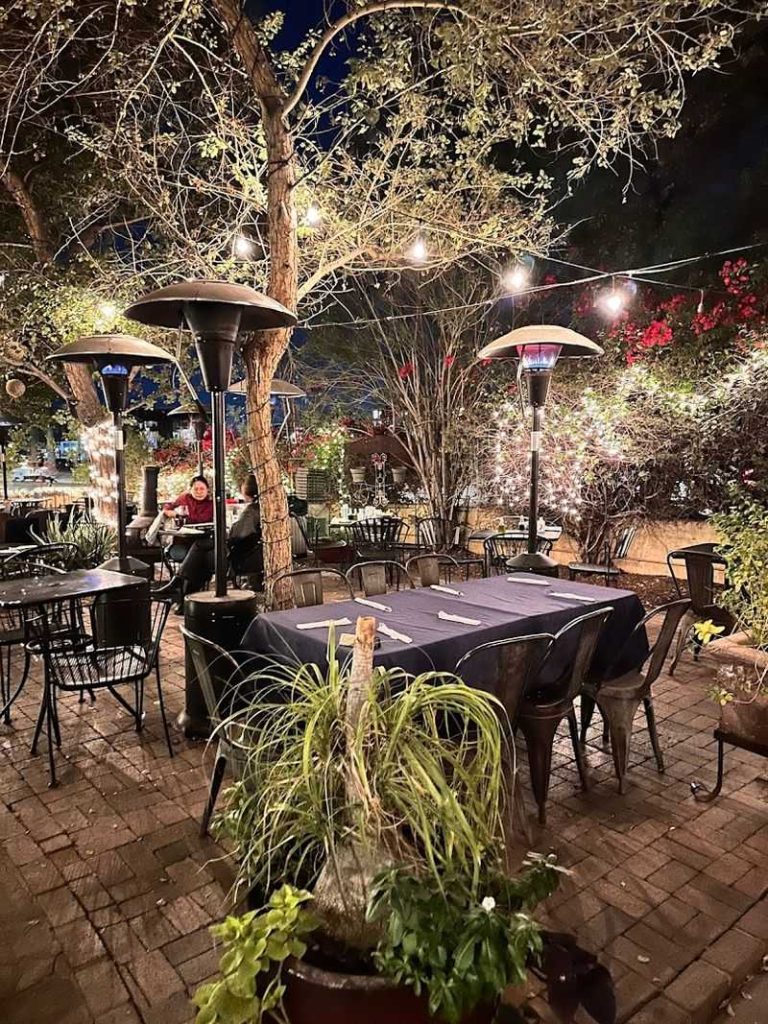 15 Must Try Outdoor Restaurants In Phoenix Arizona (Recommended By Locals)