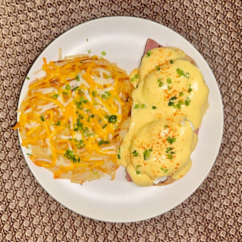 The Eggs Benedict At This Washington Spot Is So Good, It's Worth The ...