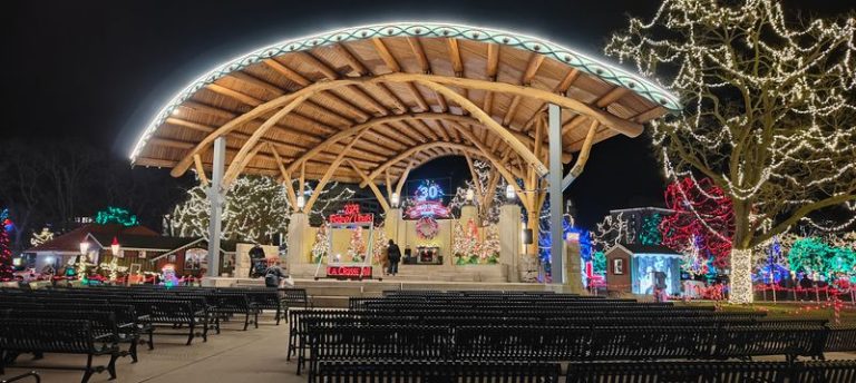 14 Wisconsin Christmas Towns Where The Holiday Spirit Covers Every ...