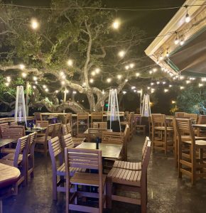 This Giant Tree House Restaurant In Florida Looks Like A Fairytale