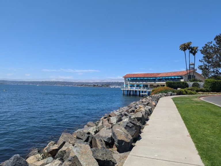 14 California All-You-Can-Eat Seafood Buffets Locals Say Rival Any ...