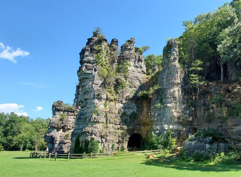 10 Virginia Natural Stone Wonders Where Towering Chimneys, Boulder ...