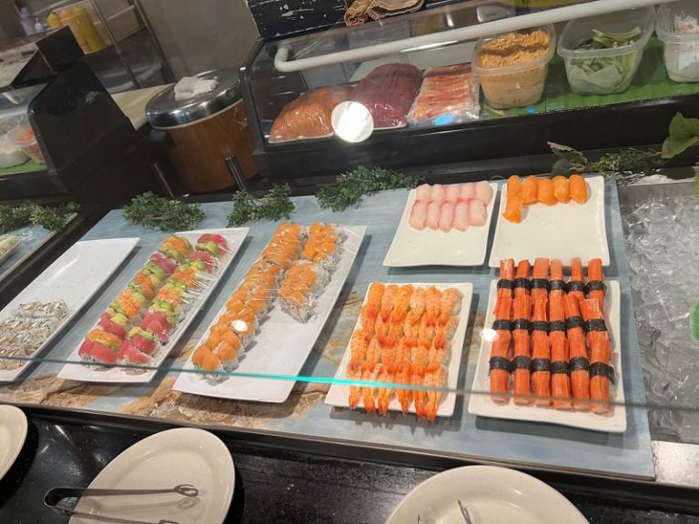 14 California All-You-Can-Eat Seafood Buffets Locals Say Rival Any ...