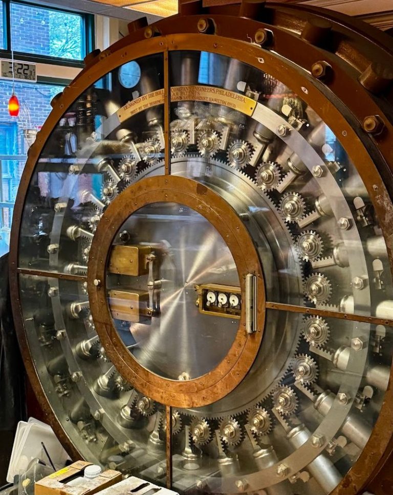 Ohio Restaurant Inside A Historic Bank Where You Can Reserve A Table In ...