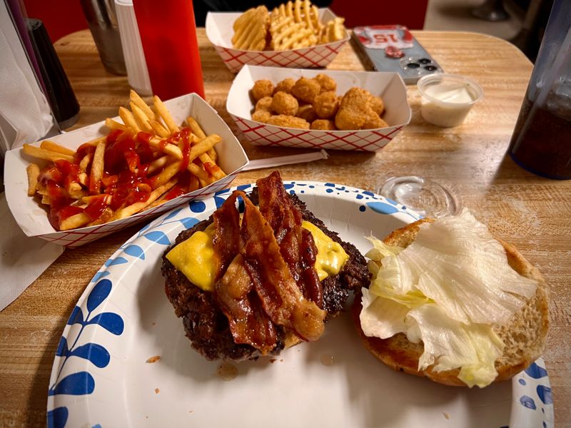 I Hit The Backroads Of Illinois To Visit 10 Old-School Diners And Here ...