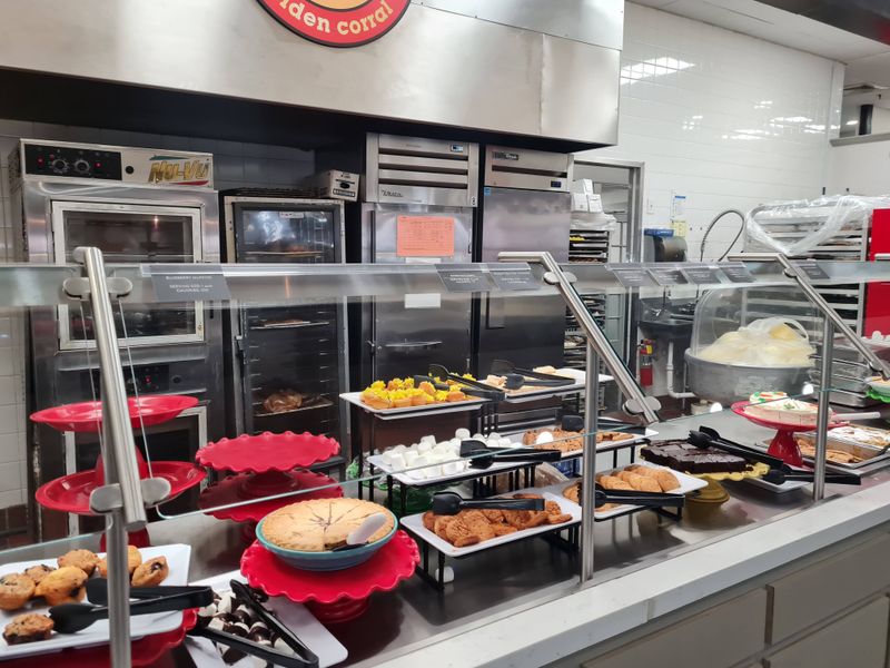 Florida Buffets Where The Dessert Lineup Becomes Everyone’s Main Event