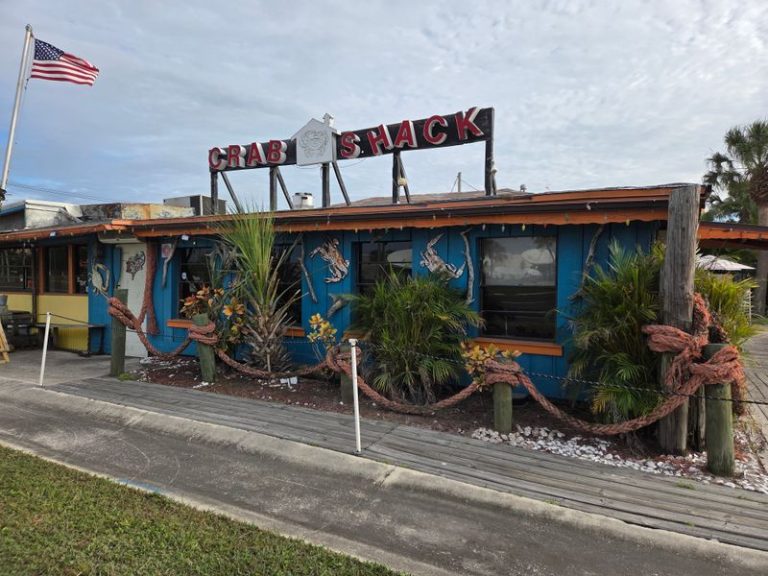 10 Florida Crab Shacks That Make The Bucket The Main Event