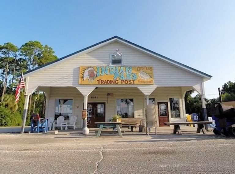 People Across Florida Travel For Steamed Oysters At This Legendary ...