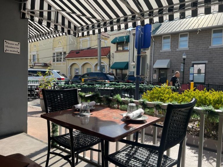 13 Must-Try Outdoor Restaurants In Stuart, Florida