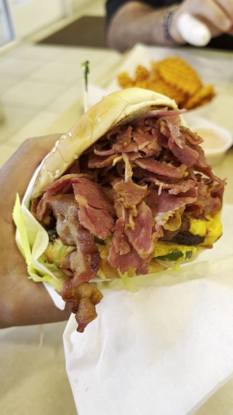 This Utah Burger Joint Turned Its Fry Sauce Burgers Into A Statewide ...