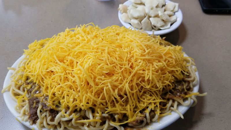 10 Ohio Fast Food Joints That Locals Swear By Over the Chains
