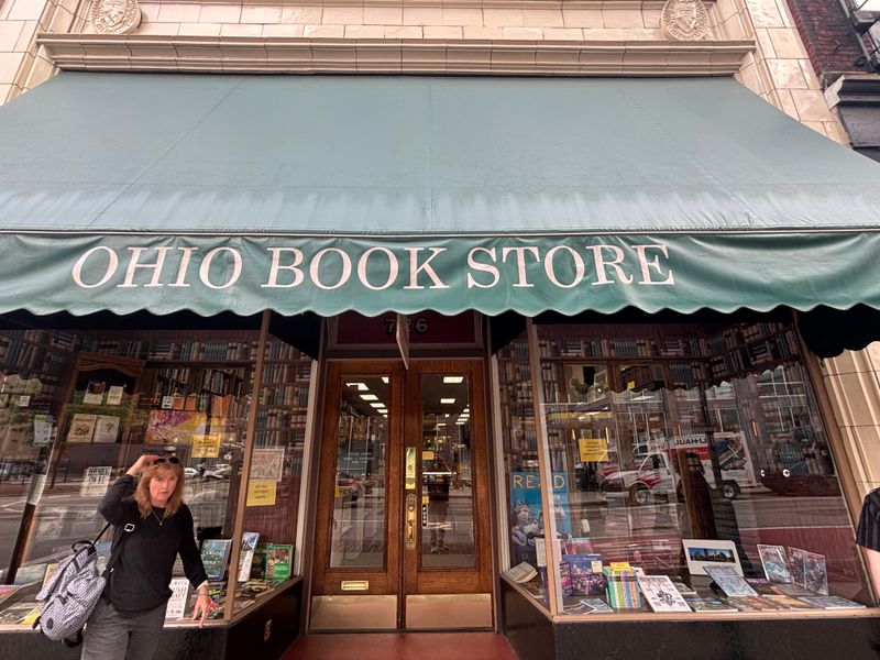 14 Enormous Ohio Bookstores Where Bookworms Feel Like Kids In A Candy Store