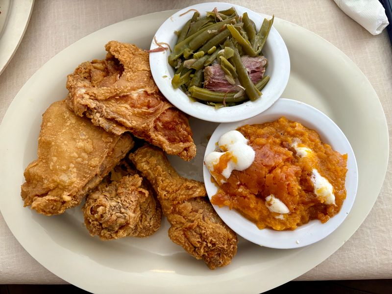 I Hit the Backroads of Georgia To Visit 11 Mom-And-Pop Diners (And 7 ...
