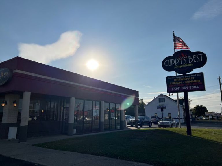 The Cornbread Dressing At A Small Michigan Café Feels Like A Handmade ...