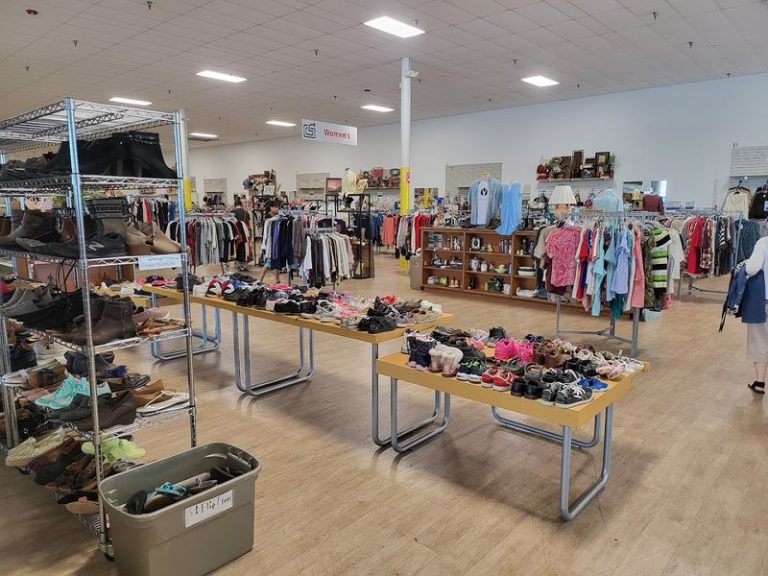The Enormous Thrift Store In Arkansas That Feels Like A Hidden Treasure ...