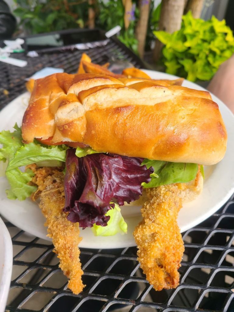 The Fish Sandwich At This Arkansas Restaurant Is So Delicious, Locals ...