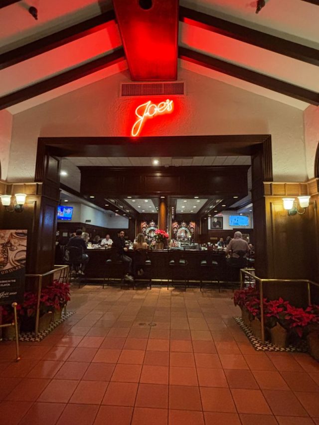 The Florida Restaurant So Popular, Long Lines Are Part Of The Experience