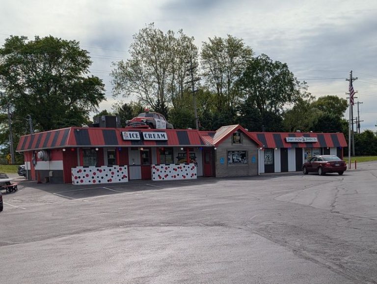 The Funky 60s-Themed Diner In Ohio You’ll Want To Visit Over And Over Again