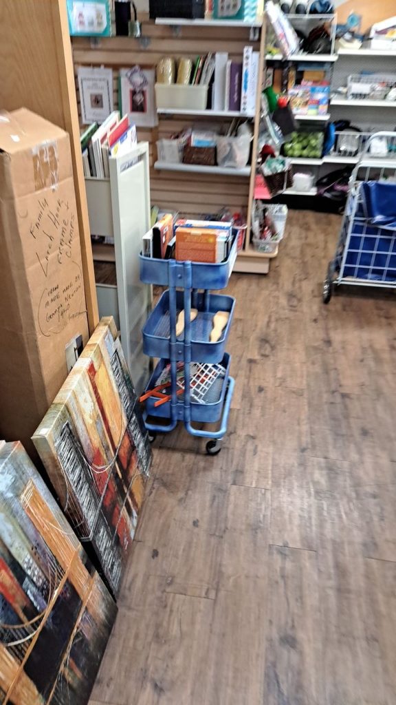 The Massive Thrift Store In Arizona That Treasure Hunters Say A Cartful ...