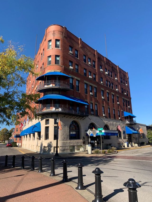 The Ohio River Town That's Gaining A Reputation For Seriously Good Food