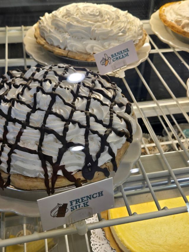 This Is The Old-Fashioned Pie Shop In Michigan Locals Swear Makes The ...