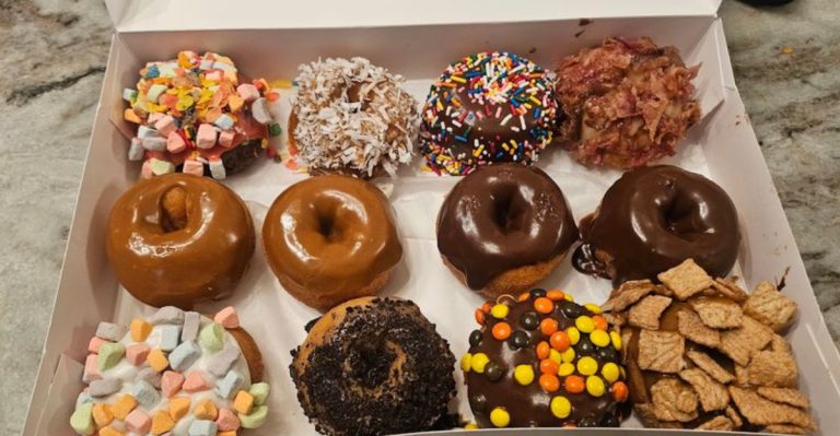These Apple Pie Donuts Are The Treat Locals Love Most At This Indiana ...