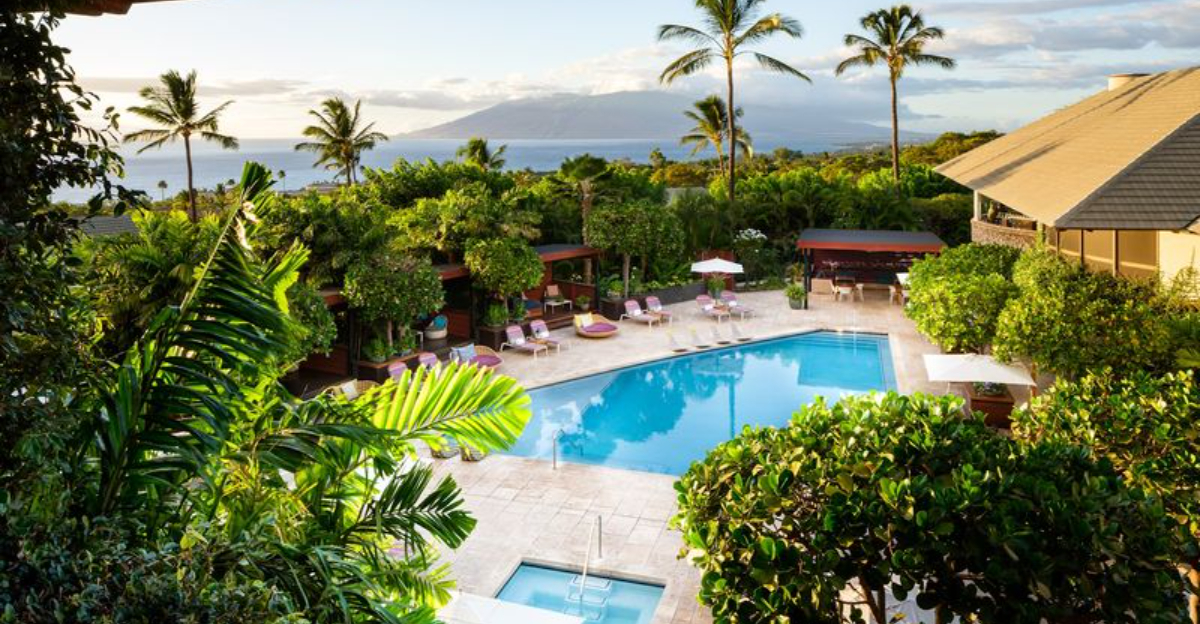 This Adults-Only Hawai‘i Hotel Trades Big Resort Energy For Quiet ...