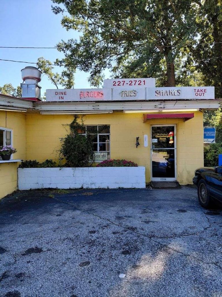 This Cheeseburger Spot In South Carolina Serves Burgers People Keep ...