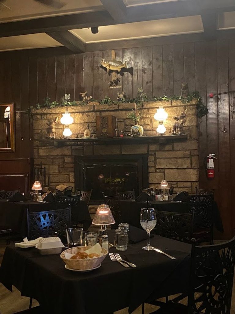 This Classic Illinois Restaurant Serves Prime Rib So Good It Makes Any ...