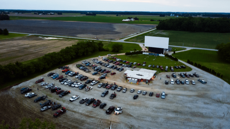 This Classic Ohio Drive-In And Diner Feels Straight Out Of The 1950s