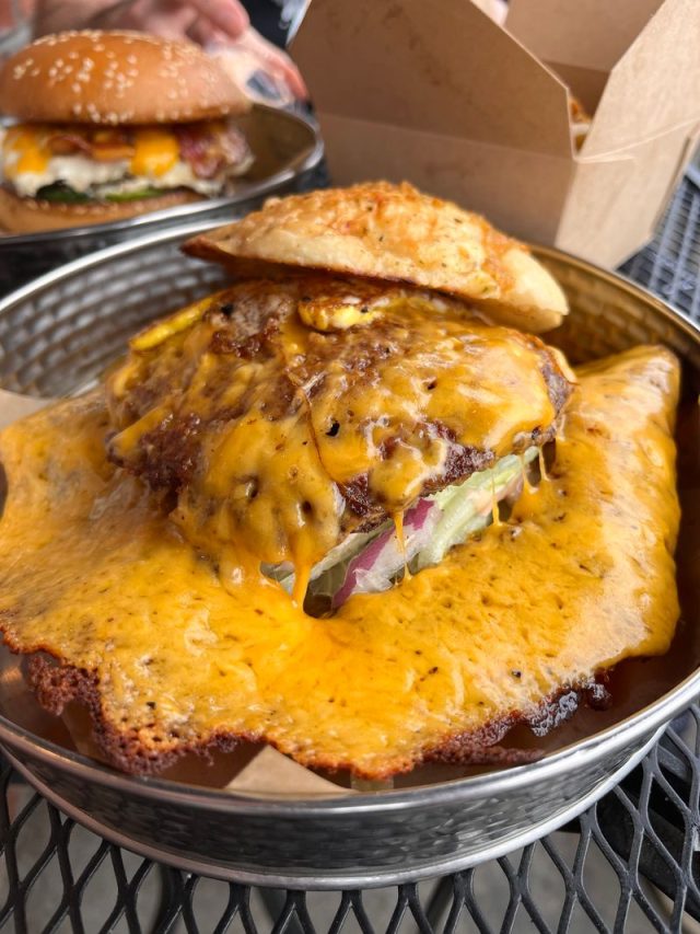 This Colorado Burger Spot Is So Popular, Locals Swear The Long Wait Is ...