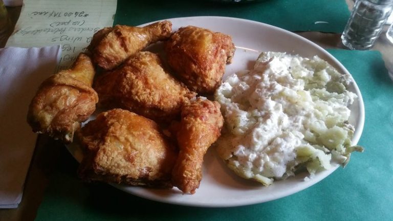 This Cozy Pennsylvania Restaurant Serves Broasted Chicken The Whole ...